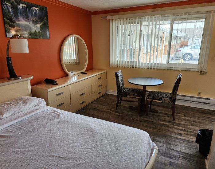 Gallery Sun Parlor Motel Room Bookings Leamington, ON