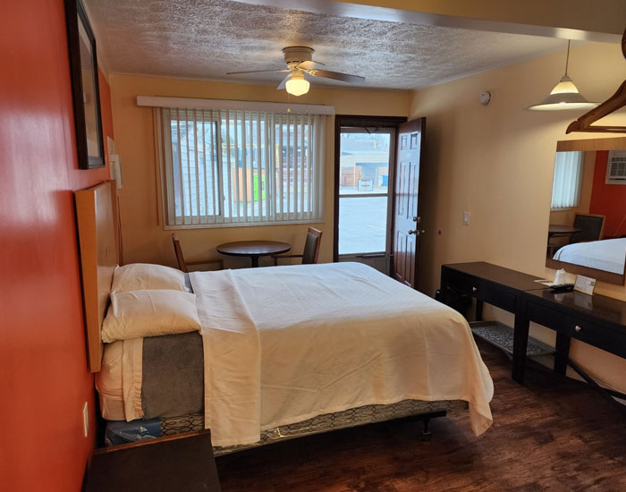 Gallery Sun Parlor Motel Room Bookings Leamington, ON